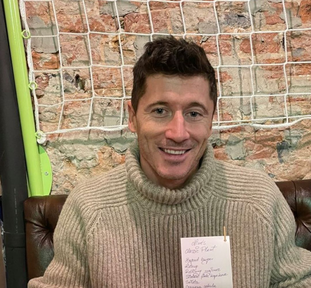 Po dobrze wykonanej pracy relaks z rodziną. "Lewy" pokazał wymowne zdjęcie