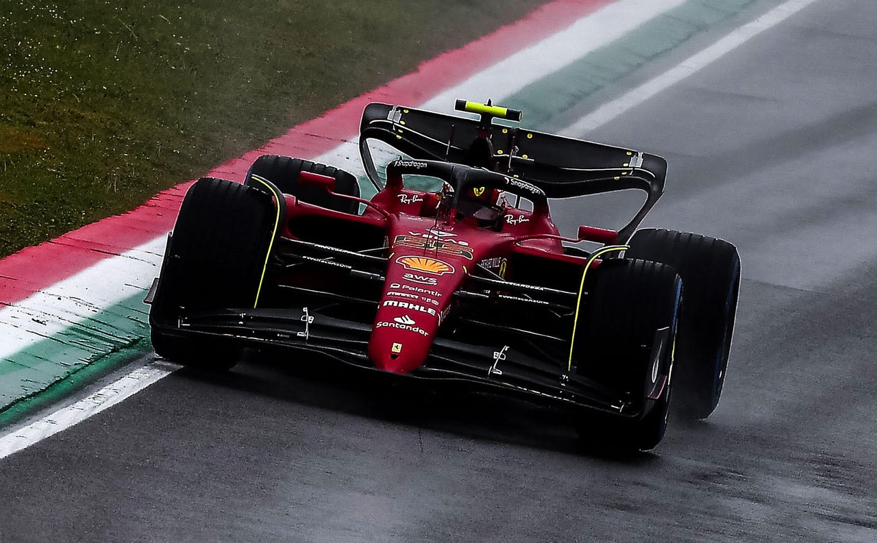 Ferrari na czele F1 na Silverstone. Wielki powrót Lewisa Hamiltona