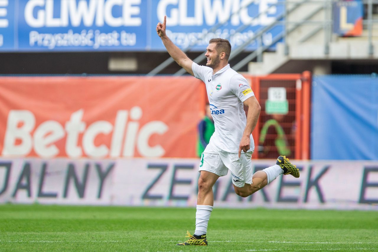 Polski snajper może zastąpić Buksę. Ma kilka mocnych opcji