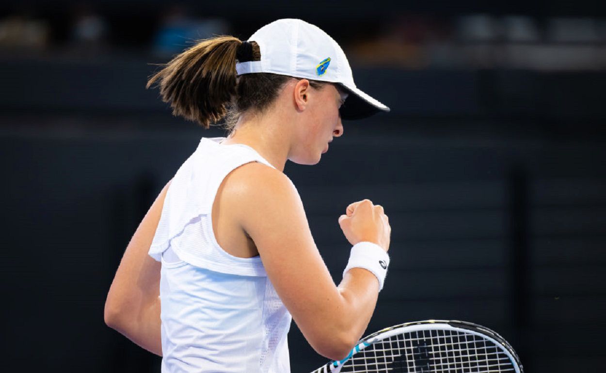 Efektowne otwarcie. Iga Świątek bezlitosna dla Kazaszki