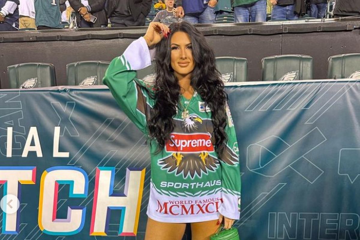 Okrzyknięto ją gwiazdą Super Bowl. Ta piękność skradła serce gwiazdy NFL