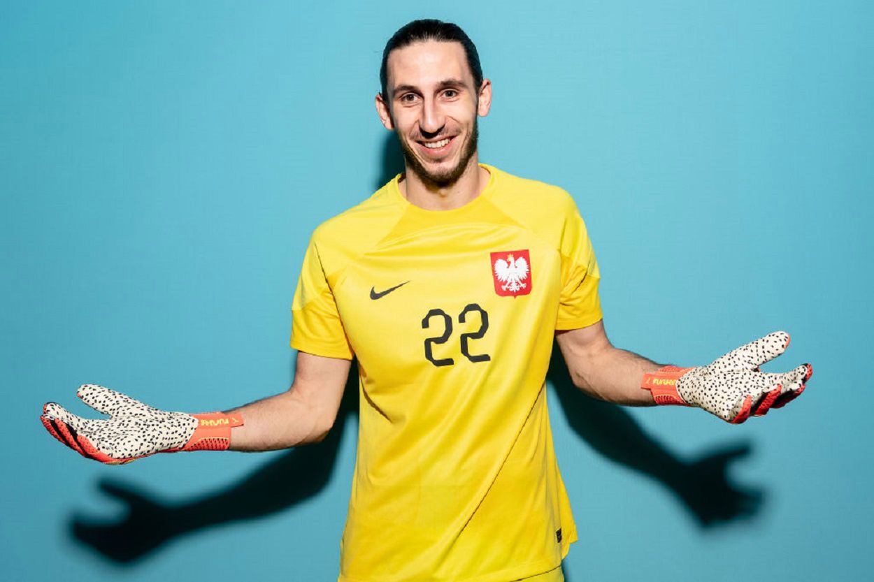 Kamil Grabara może trafić do Premier League. Obserwowała go legenda ...