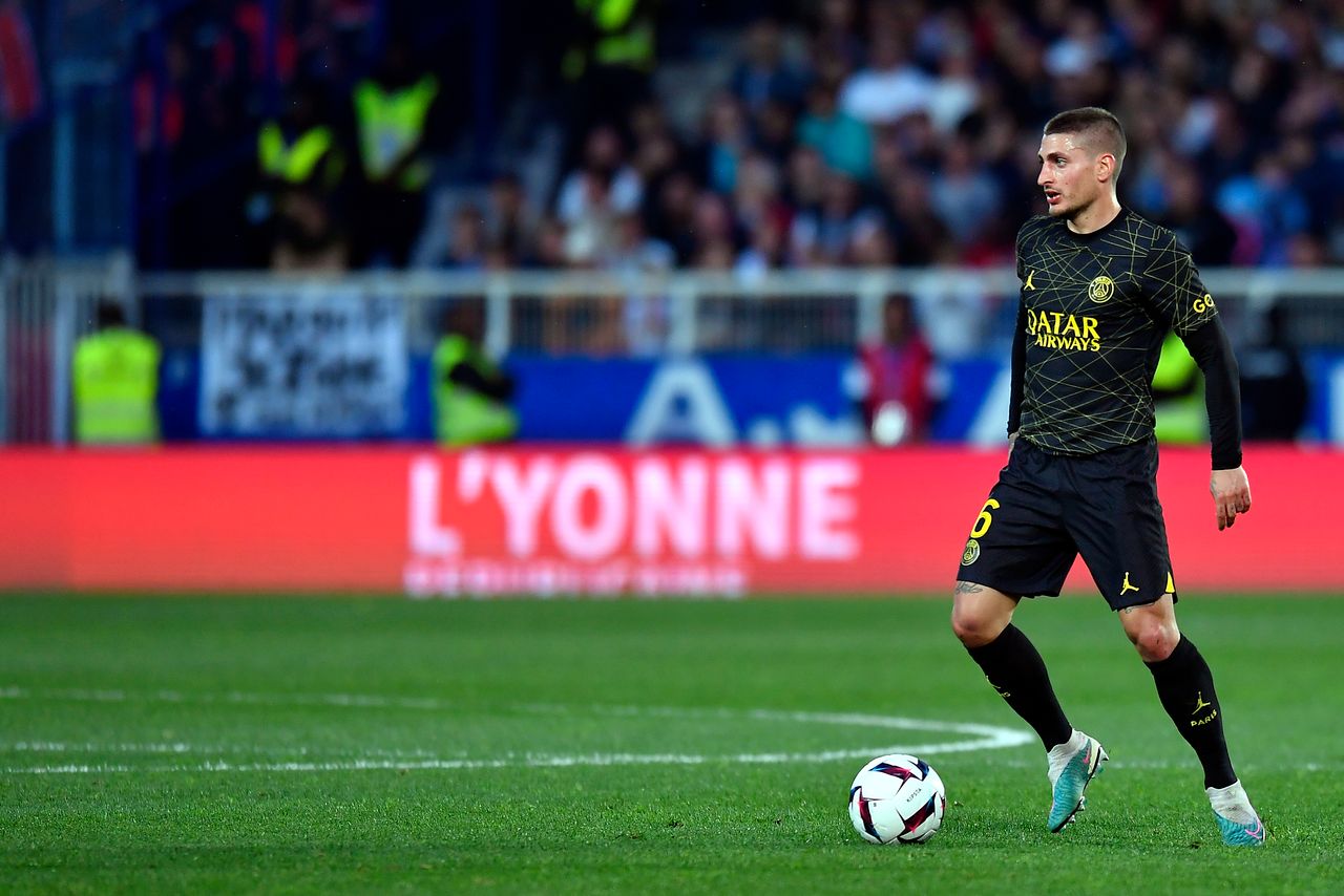 Legenda PSG poza kadrą na Ligę Mistrzów. Egzotyczny transfer o krok