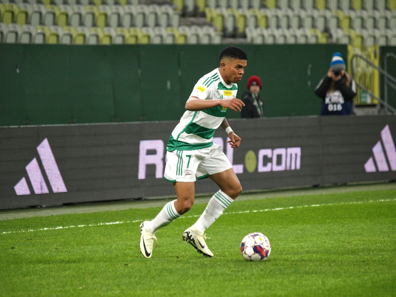 "To jest prawdziwy Camilo Mena". Kolumbijczyk zaczął błyszczeć w Lechii ...