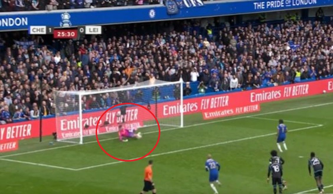 Co za interwencja. Polak obronił rzut karny w meczu z Chelsea [WIDEO]
