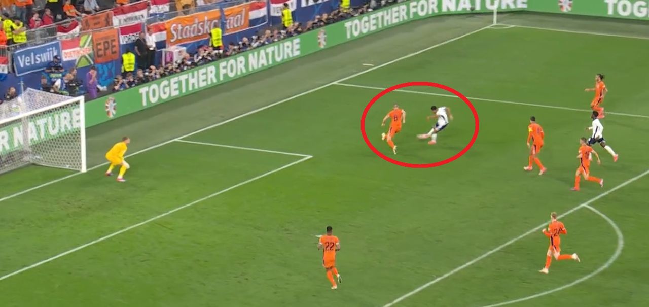 Wybiła 90. minuta i stało się to. Perfekcyjny strzał dał awans do ...