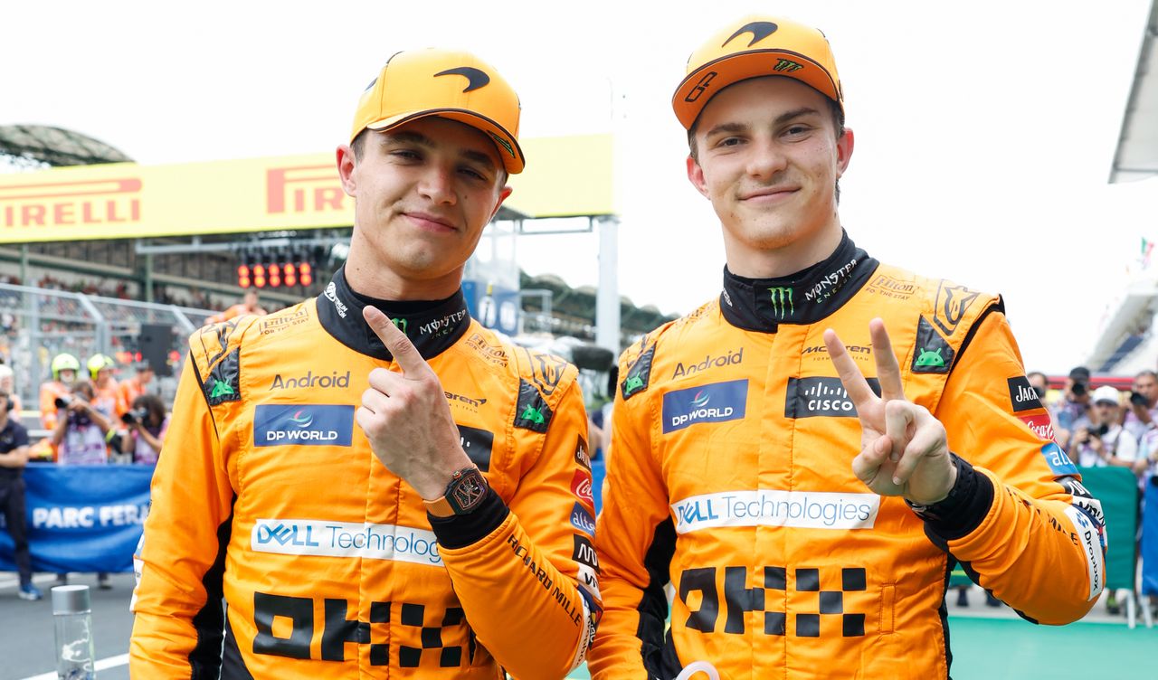 Niecodzienne obrazki w sprincie F1. Ostry pojedynek Hamiltona i Leclerca