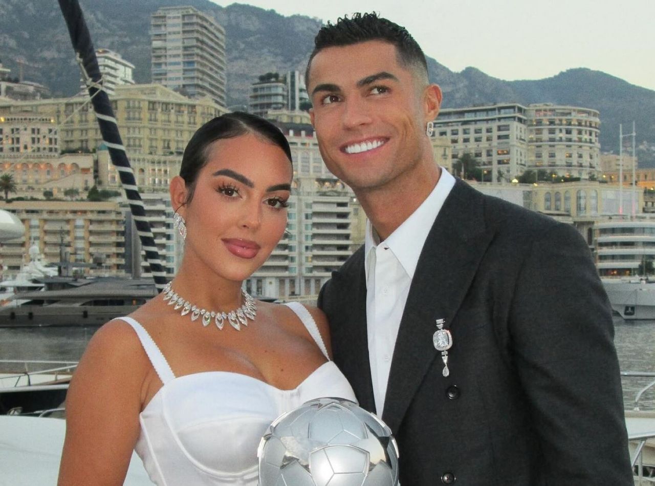 Rzadko o tym się mówi. Tyle lat dzieli Ronaldo i jego ukochaną