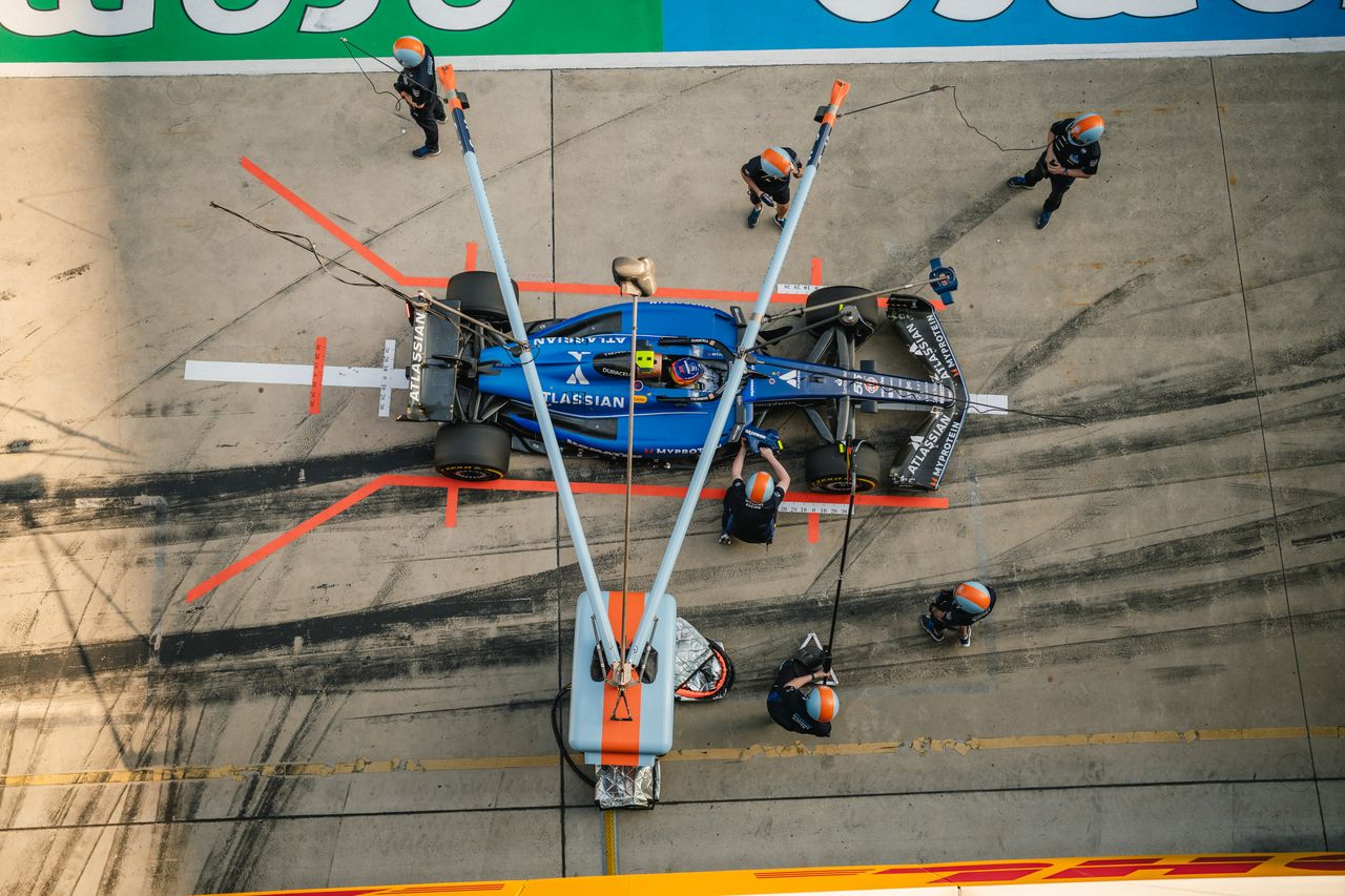 Kolejny zespół F1 z problemami. Nie zdąży na testy?