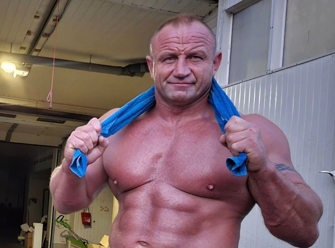 Ma 48 lat. Pokazał muskulaturę. Ale forma!