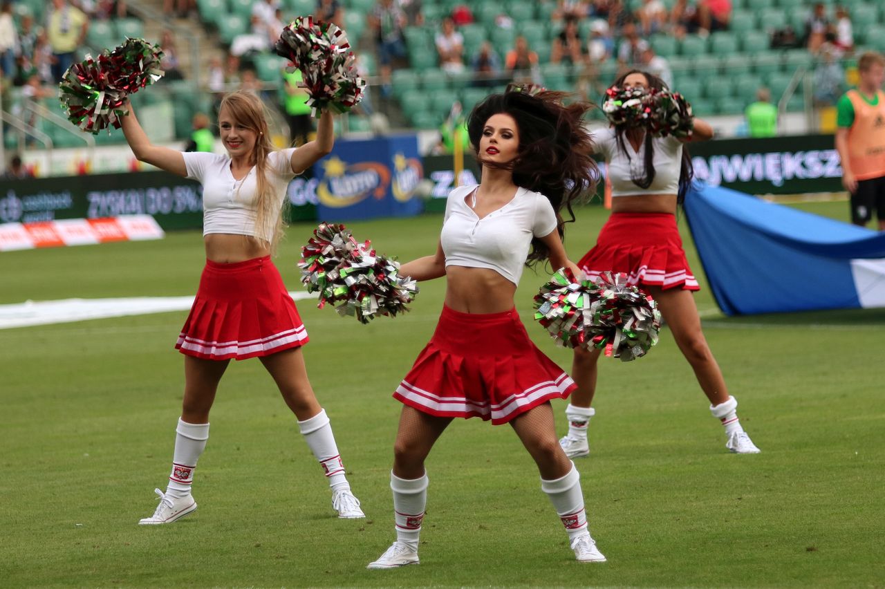 Cheer Angels Cheerleading Academy na meczu Legia Warszawa - Śląsk ...