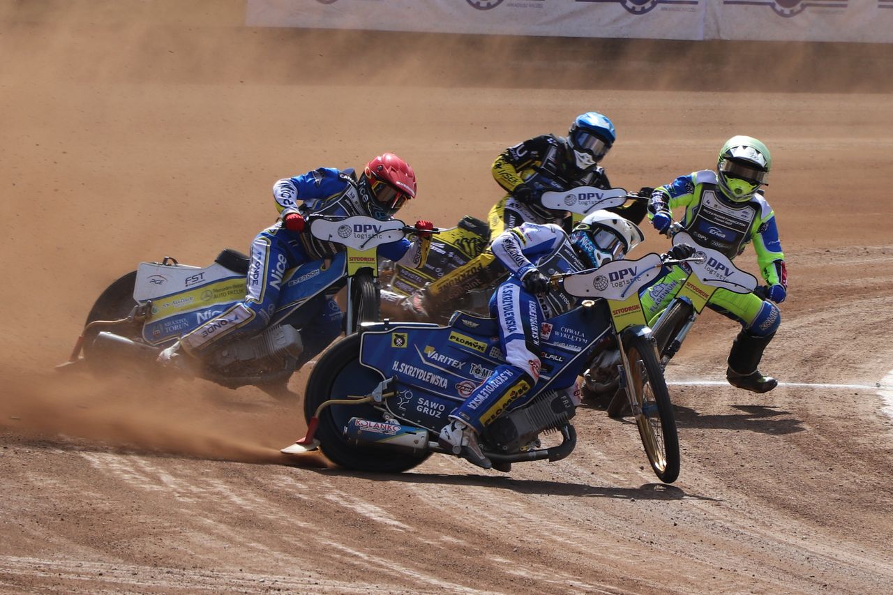 ebebe PSŻ Poznań - Gwiazdy 1. i 2. Ligi 26:64 (galeria)