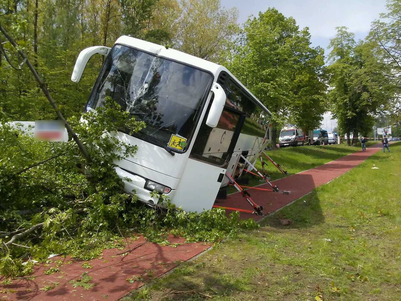 Wypadek autobusu z przedszkolakami. Troje dzieci w szpitalu