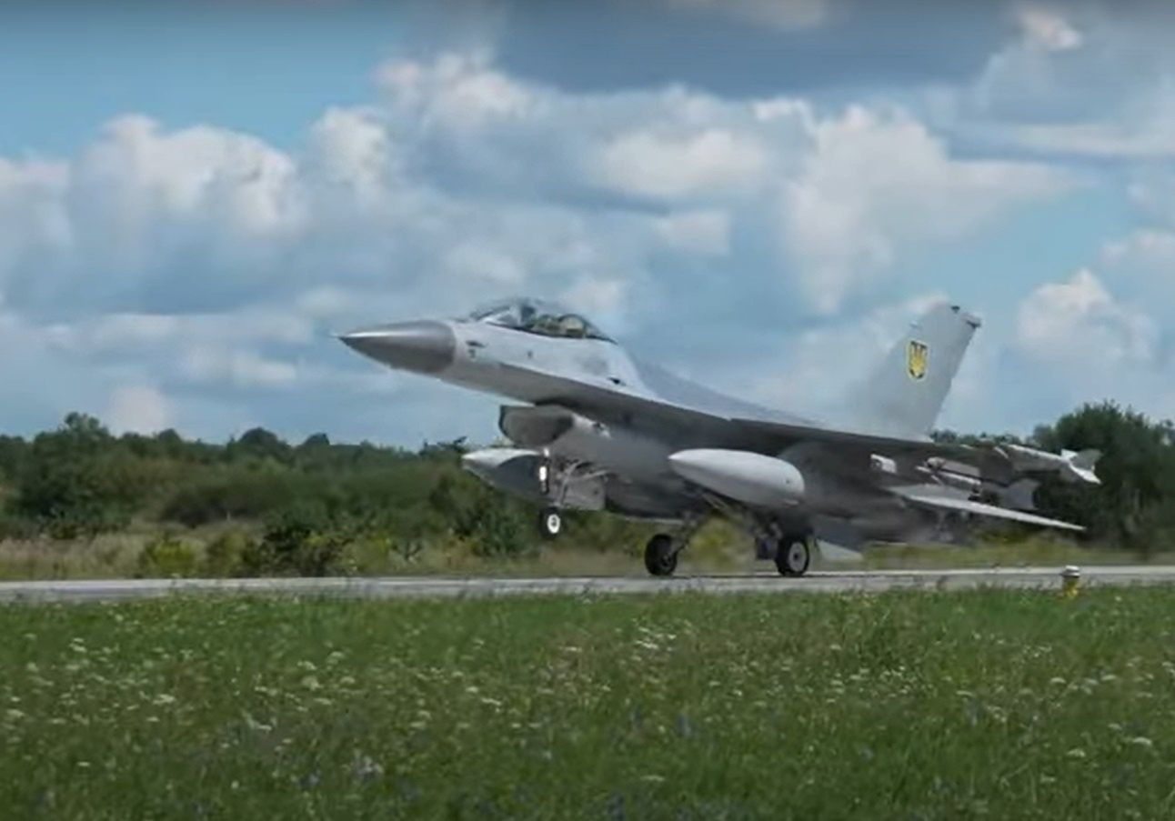 F 16s Arrive In Ukraine Boosting Kyivs Air Defence Against Russia