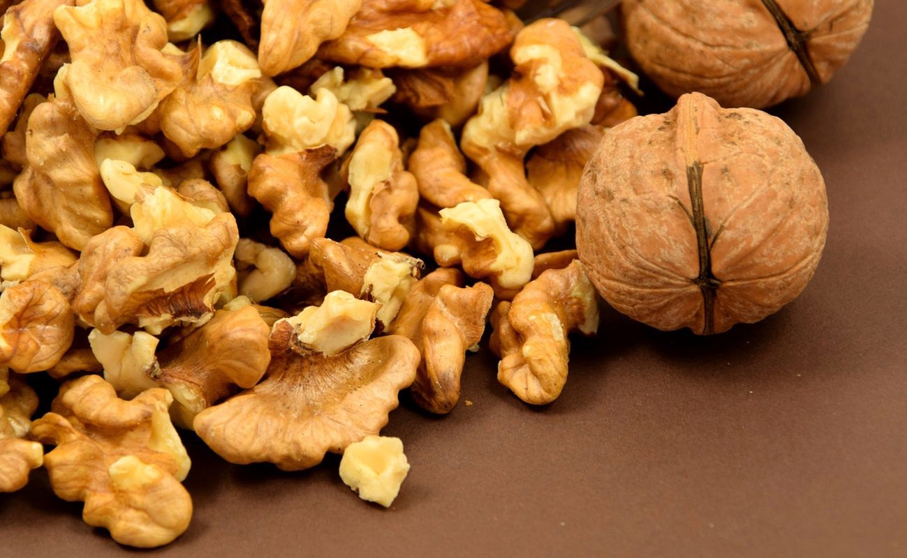 Crack walnuts with ease: Simple kitchen hacks revealed