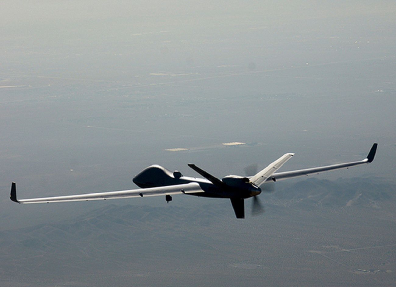 Dron bojowy Protector RG1 z pierwszym udanym lotem. Sprzęt ma służyć w ...