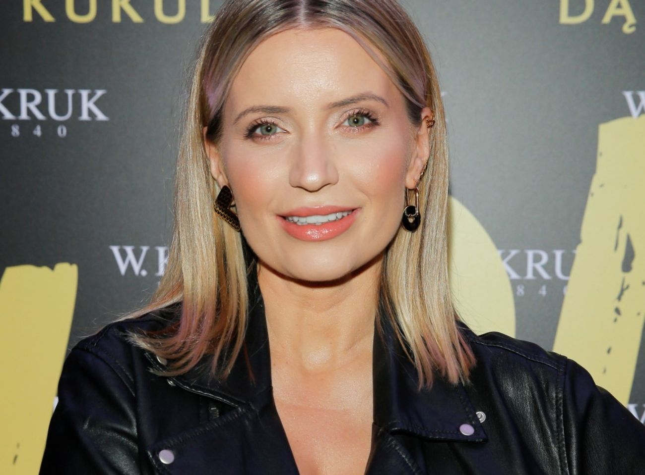 Anna Dec zna się na modzie. Zaprezentowała się w stylizacji, która jest ...