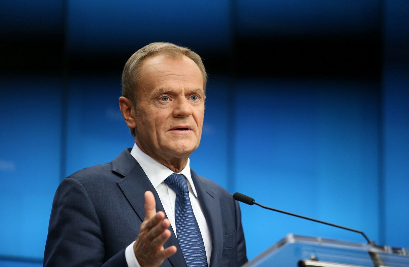 Giertych i Wrzosek szpiegowani. Tusk opublikował nowy wpis