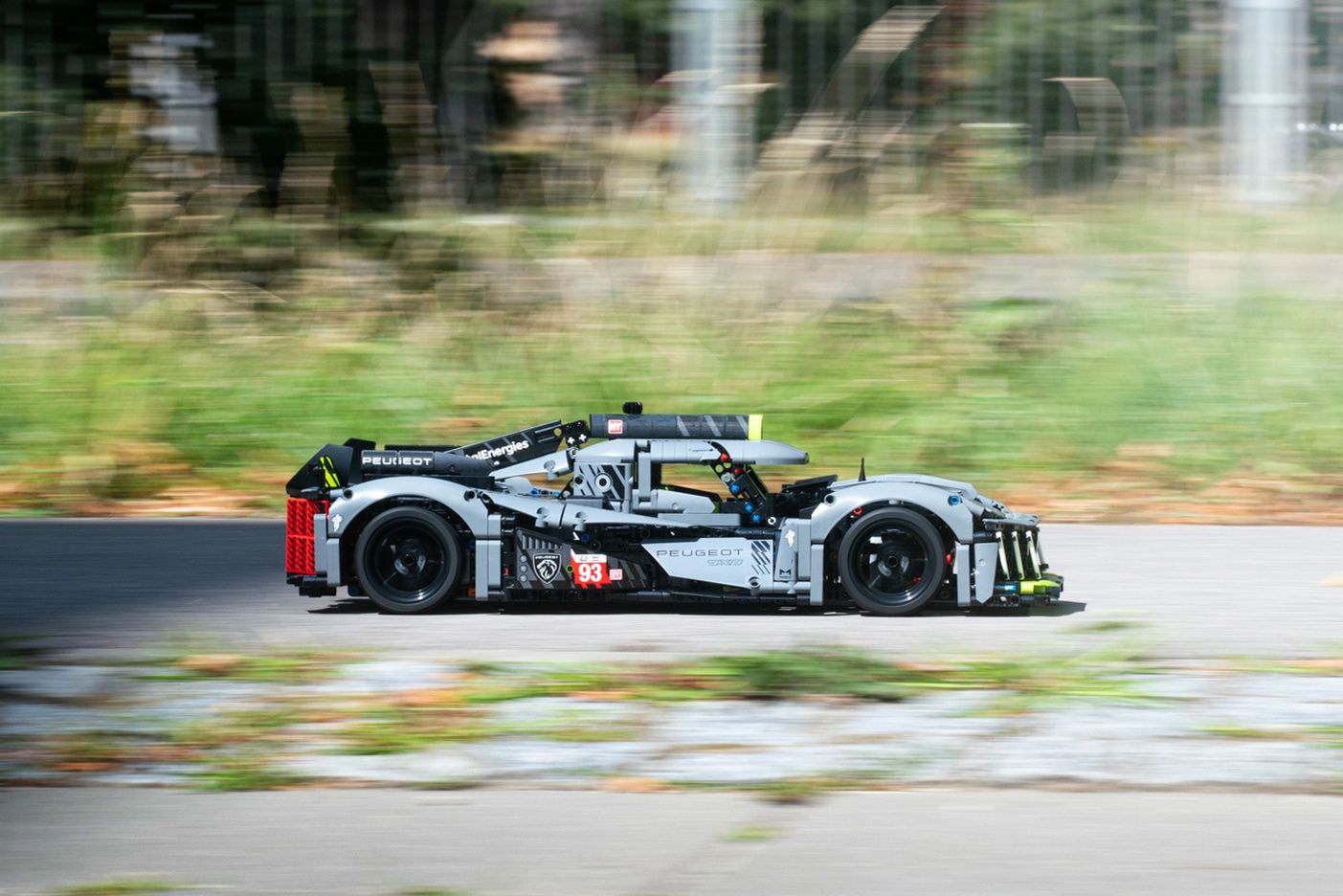 Z toru w Le Mans do świata Lego. Hypercar Peugeot 9X8 ma to, co ...
