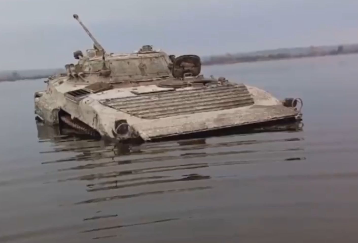 Ukrainian troops reclaim submerged Russian BMP-2 in daring move
