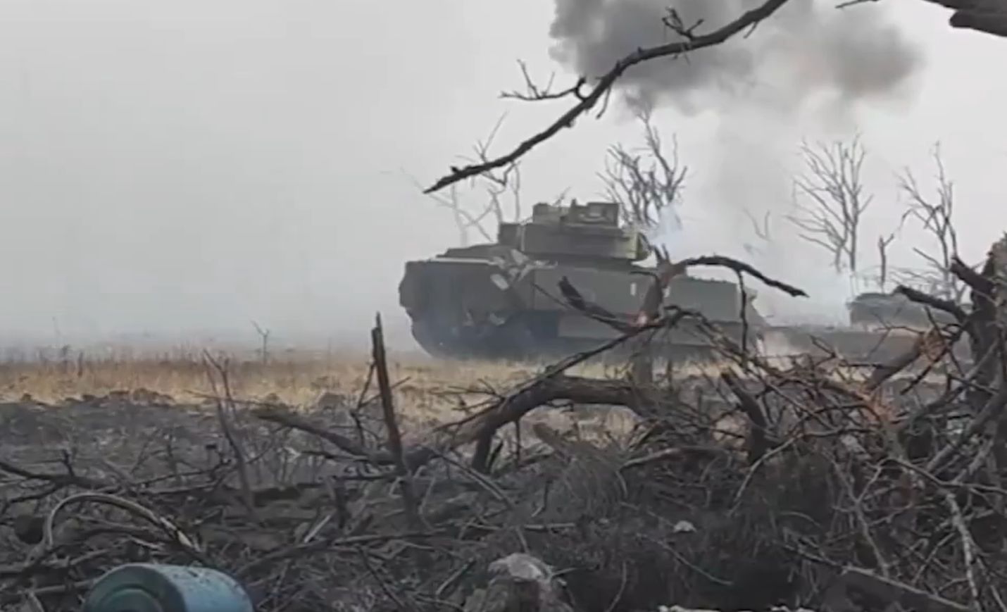 Ukrainian soldiers praise US-supplied M2A2 Bradley tanks for lifesaving ...