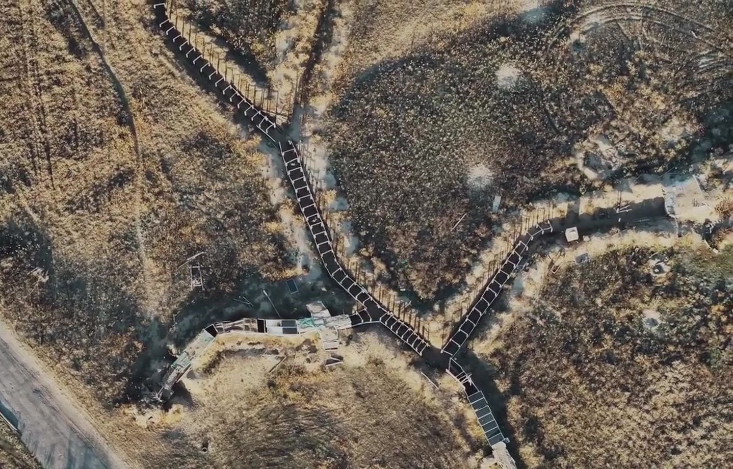 Oddly-secured Russian trenches spark curiosity