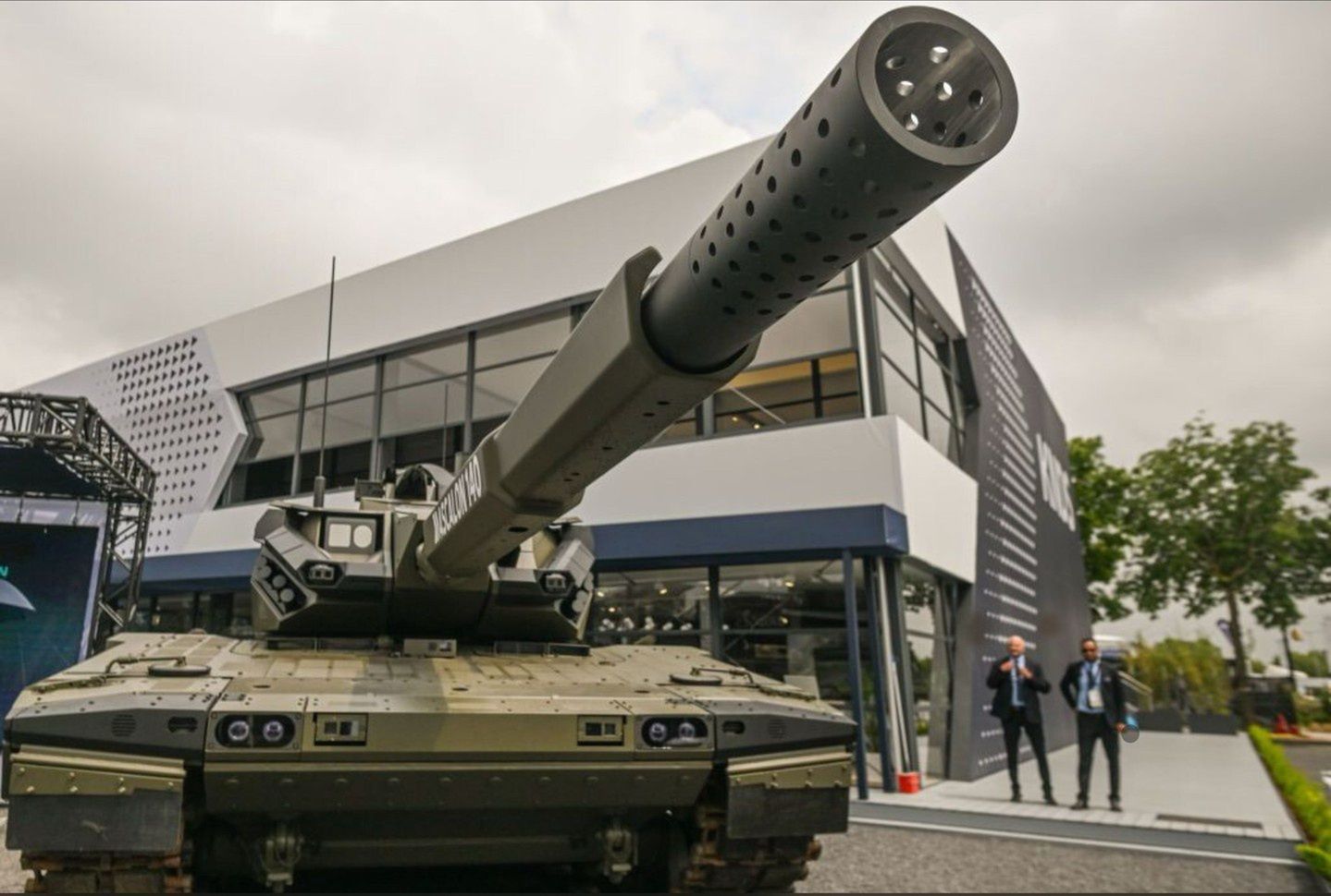 Najpotężniejsza armata czołgowa świata. ASCALON 140 mm zniszczy każdy ... Najpotężniejsza armata czołgowa świata. ASCALON 140 mm zniszczy każdy ...