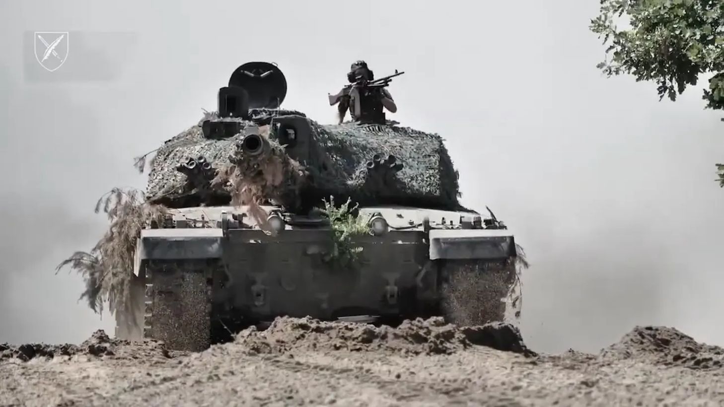 Challenger 2 tanks bolster Ukraine's front line resilience