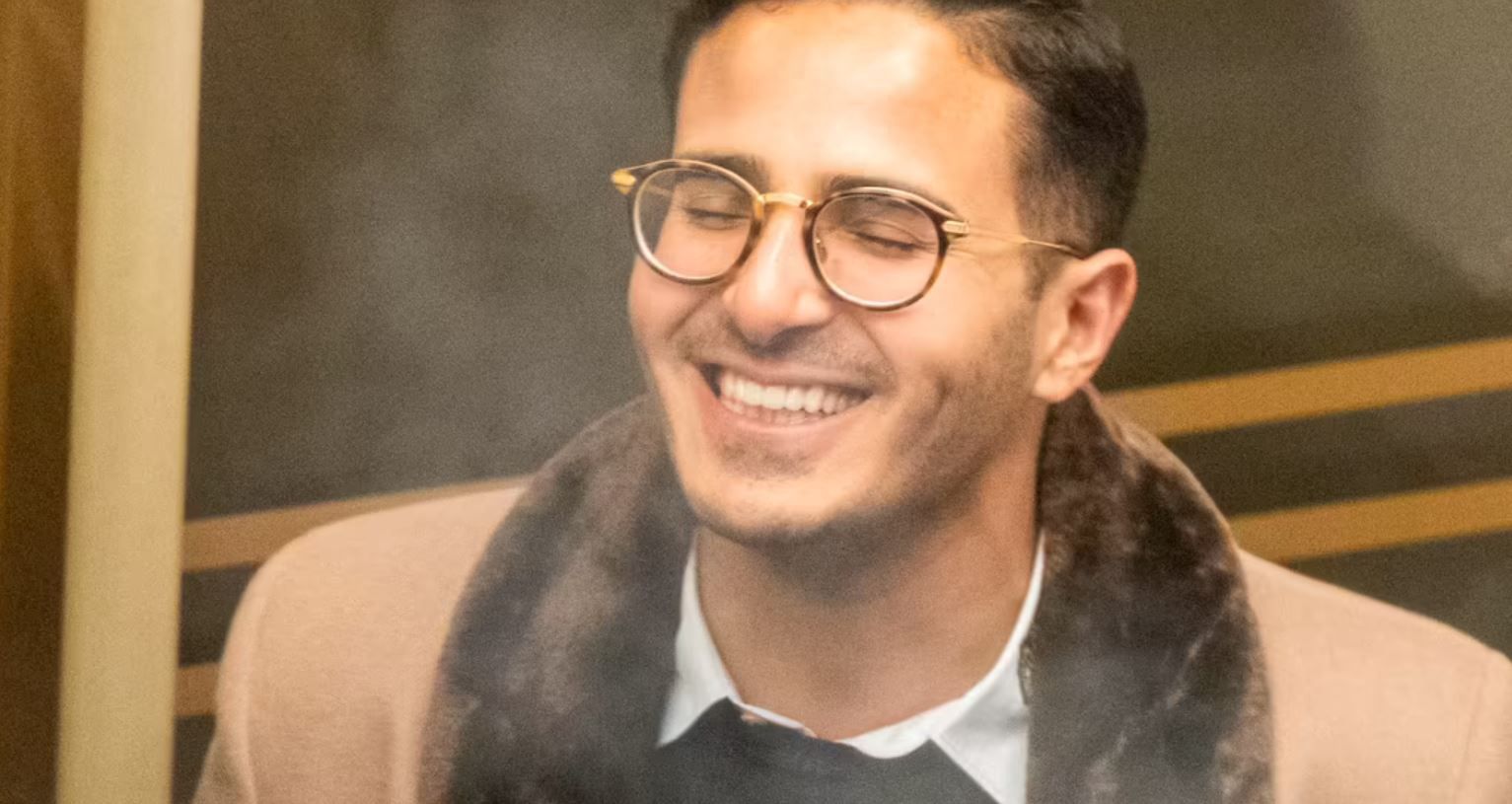 Oszust z Tindera. Wyłudził od kobiet 10 mln dolarów. Z księcia ...