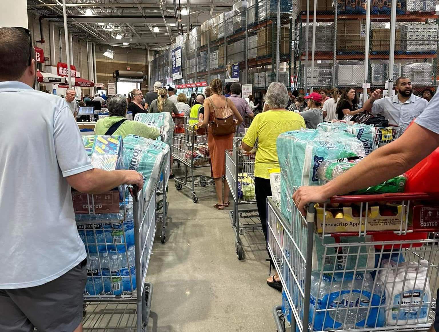Panic buying returns: East Coast dock strike sparks toilet paper rush