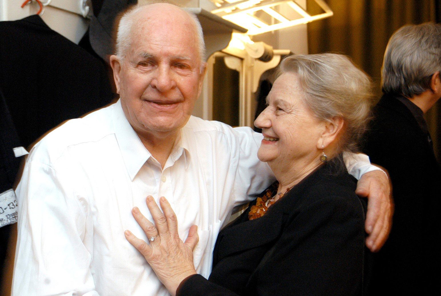 Jan Machulski miał 75 lat, gdy został ojcem. Łatwo się domyślić, kim ...