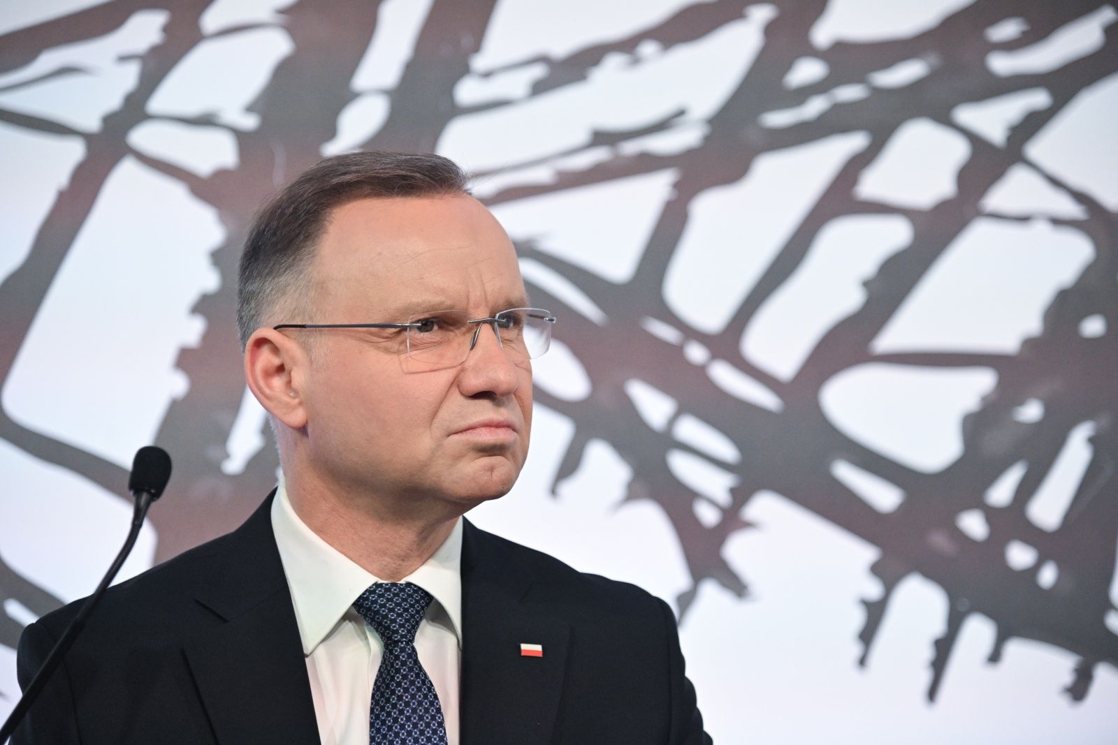 Weto Dudy pokrzyżuje plany? KE zastanawia się, jak je ominąć