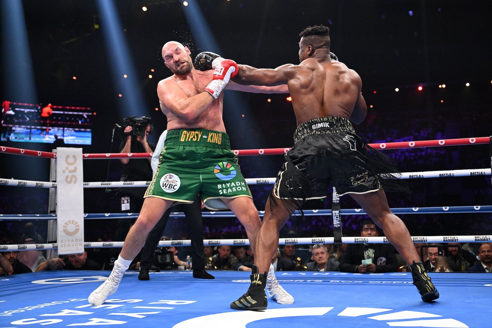 Shocking data reveals viewer count for the Smash-Hit fight