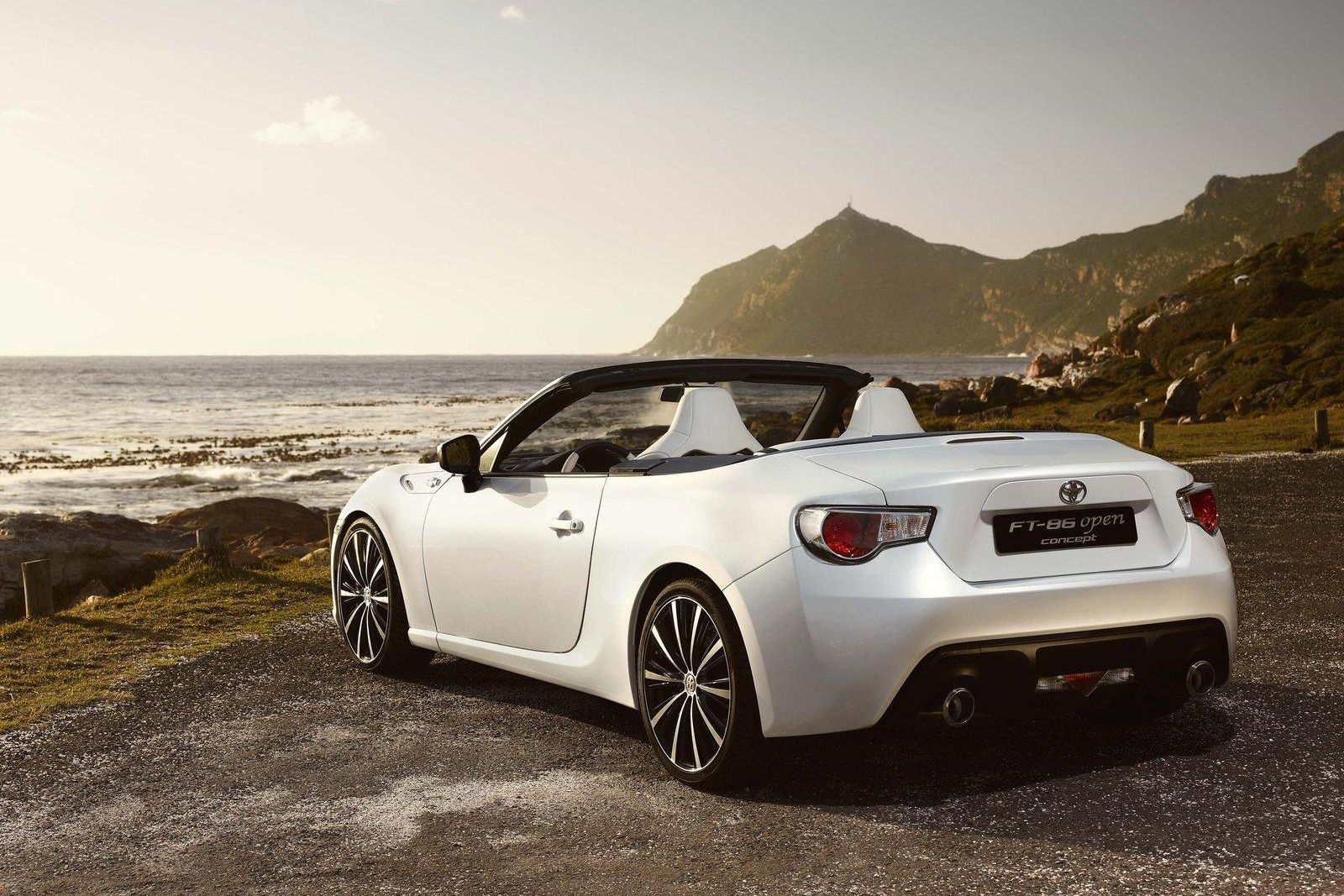Toyota GT86 kabriolet i sedan do produkcji?