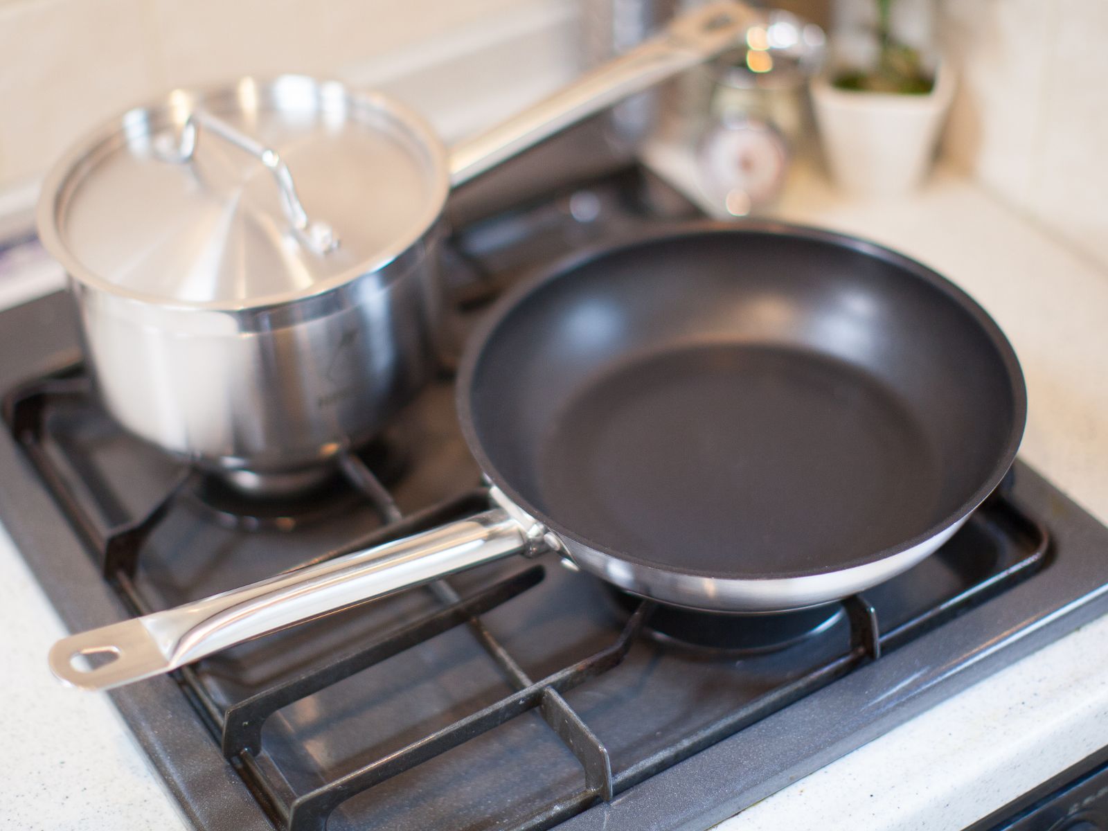The hidden function of frying pan handles revealed