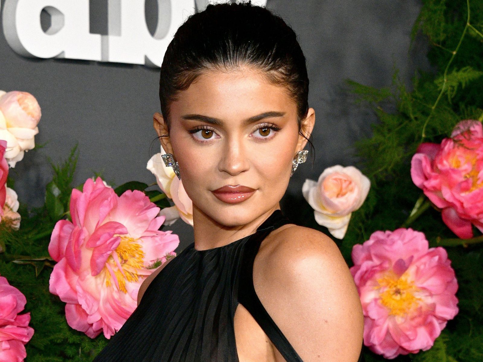 Siostry Jenner spacerowały po ulicach Colorado. Kylie swoją stylizacją ...