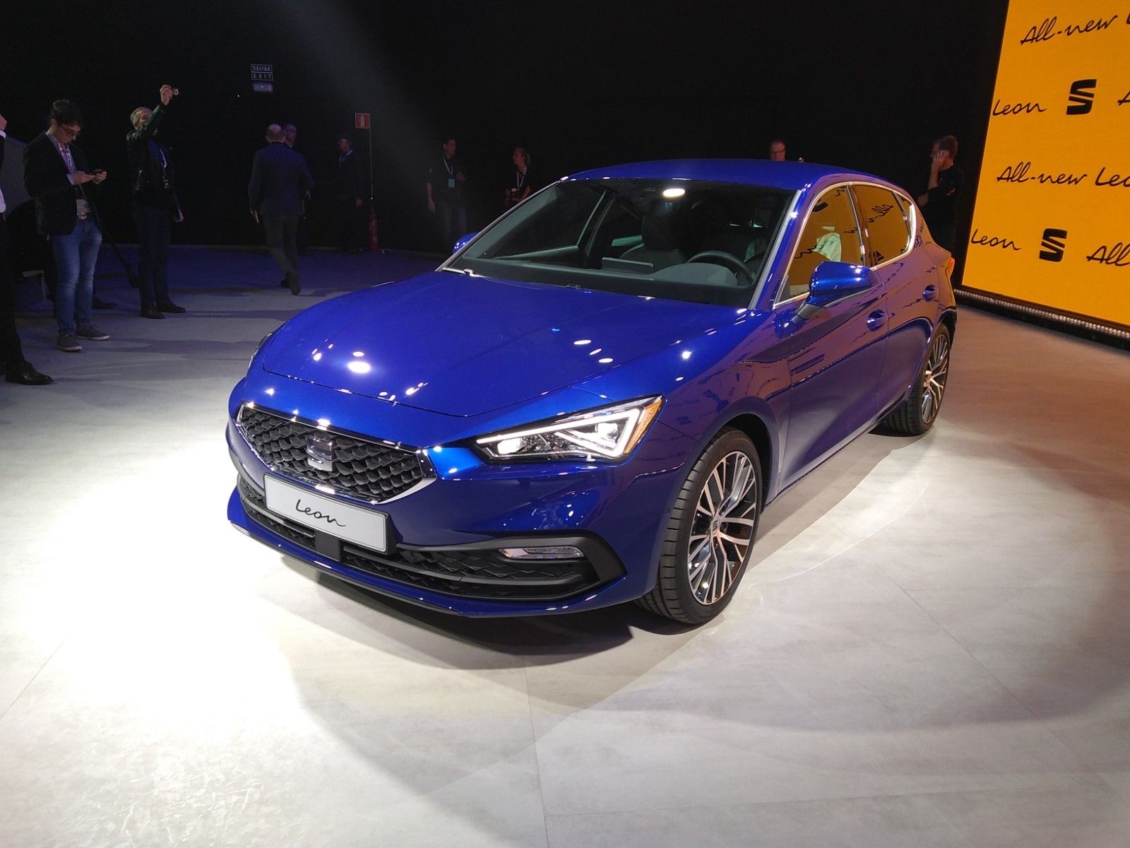 Nowy Seat Leon zyskuje przy bliskim kontakcie. Zaskakuje detalami i ...