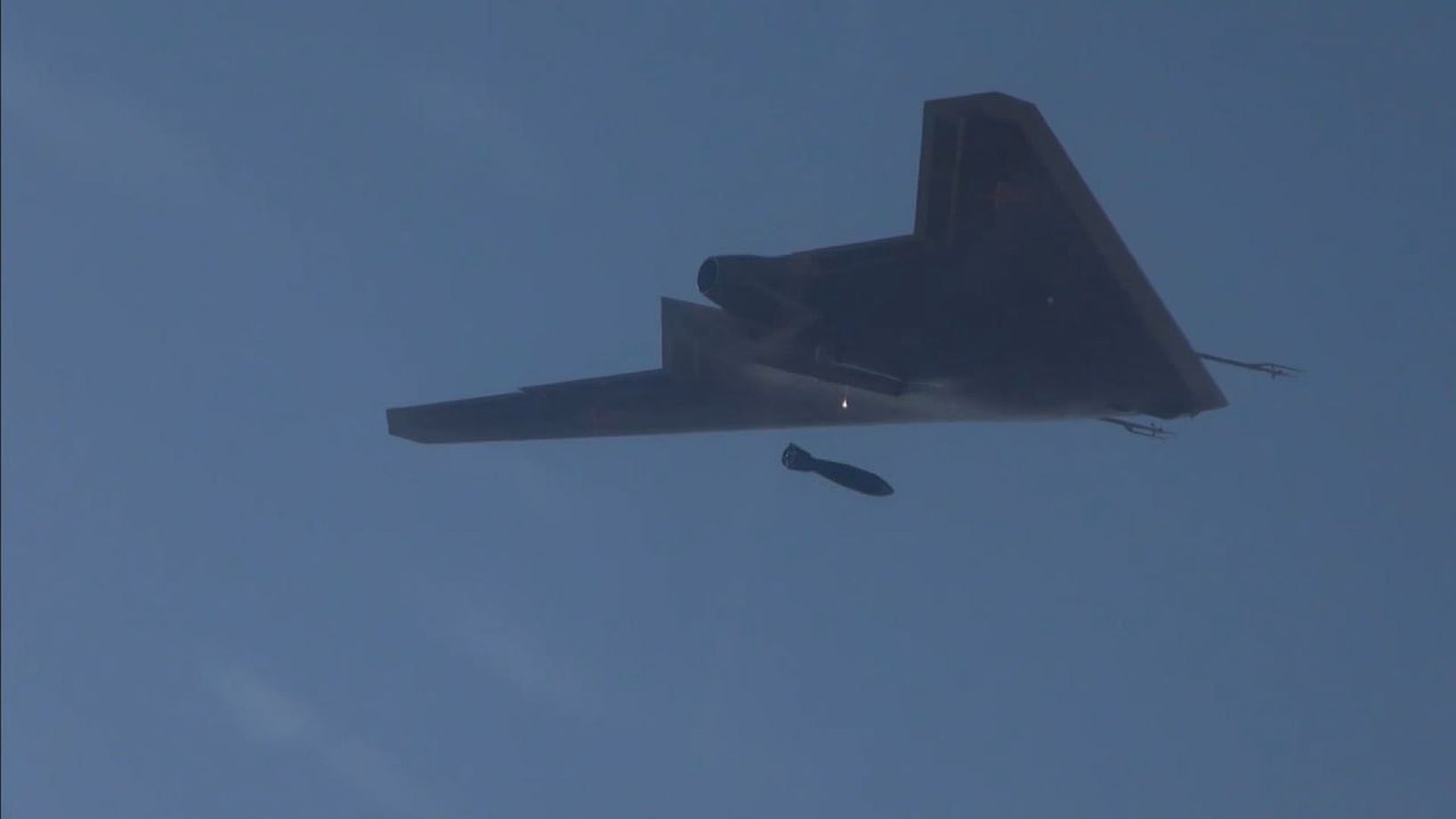 Russia's sky giant: Mass production of menacing S-70 Ochotnik drone ...