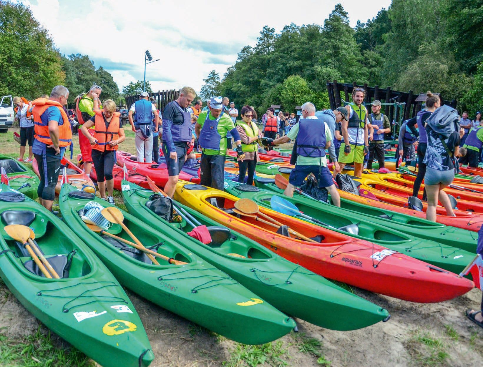 Tysiące km dróg wodnych. Ten region to prawdziwy raj dla kajakarzy