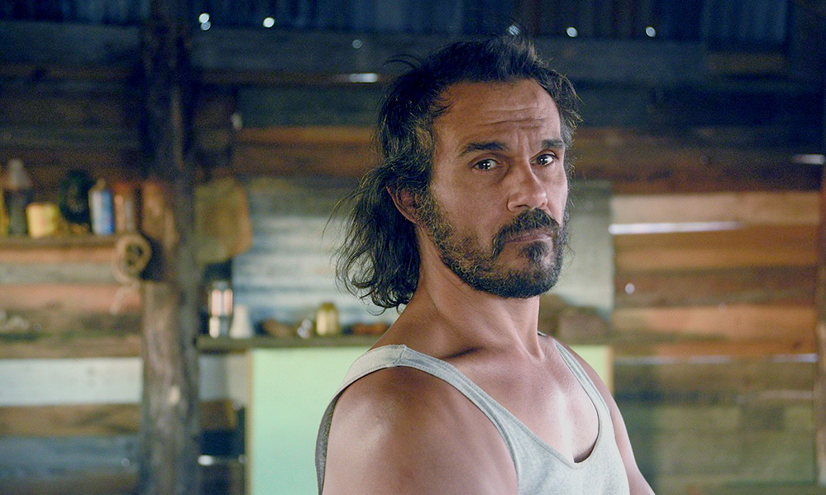 Z siódemką rodzeństwa przeżył piekło. Aktor znalazł szczęście nie ...