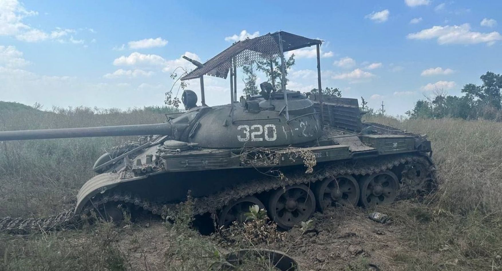 Escalating losses drive Russians to deploy aged tanks in Ukraine, with ...