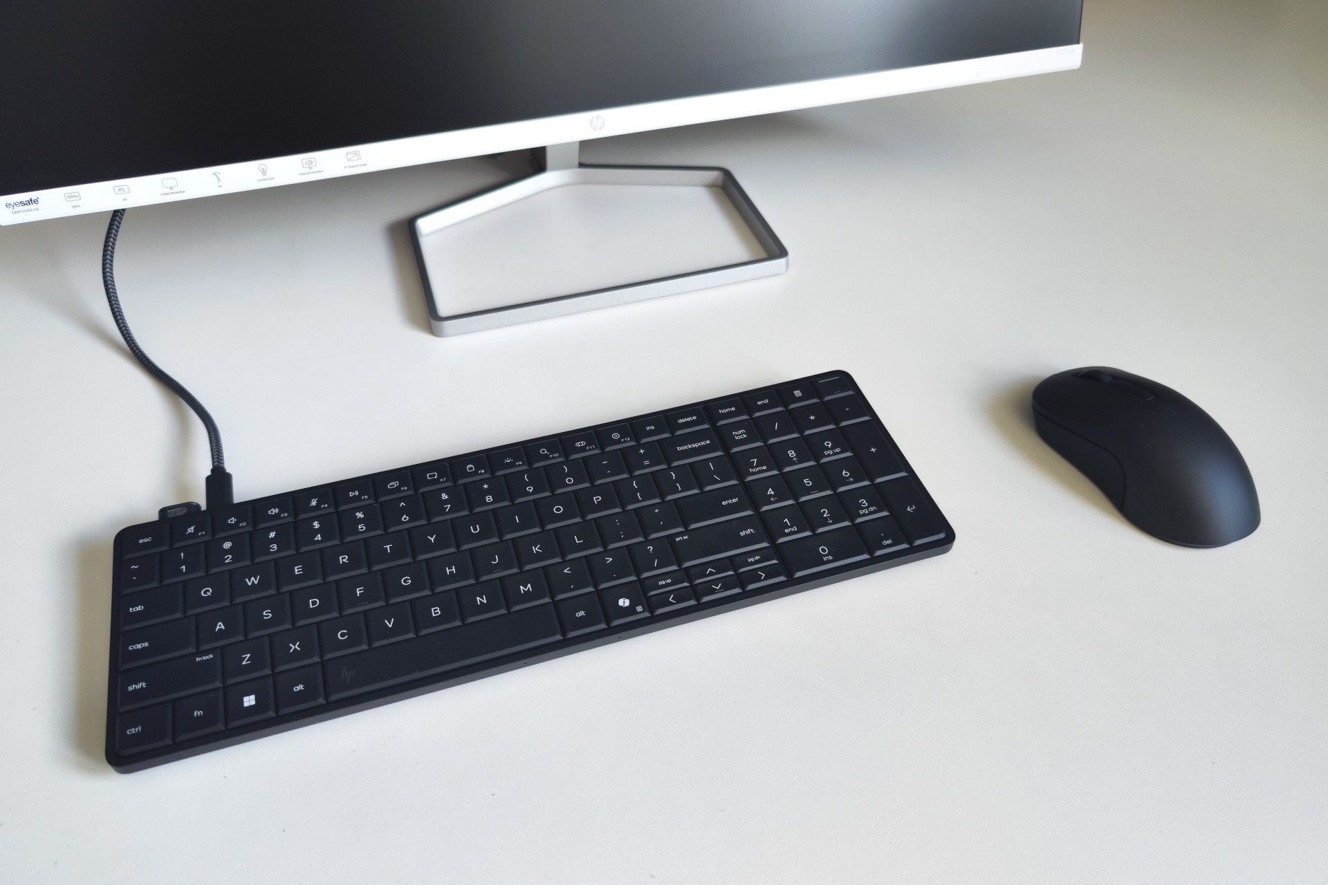 Sprawdziłem HP EliteBoard G1a – czy komputer ukryty w klawiaturze ma sens?