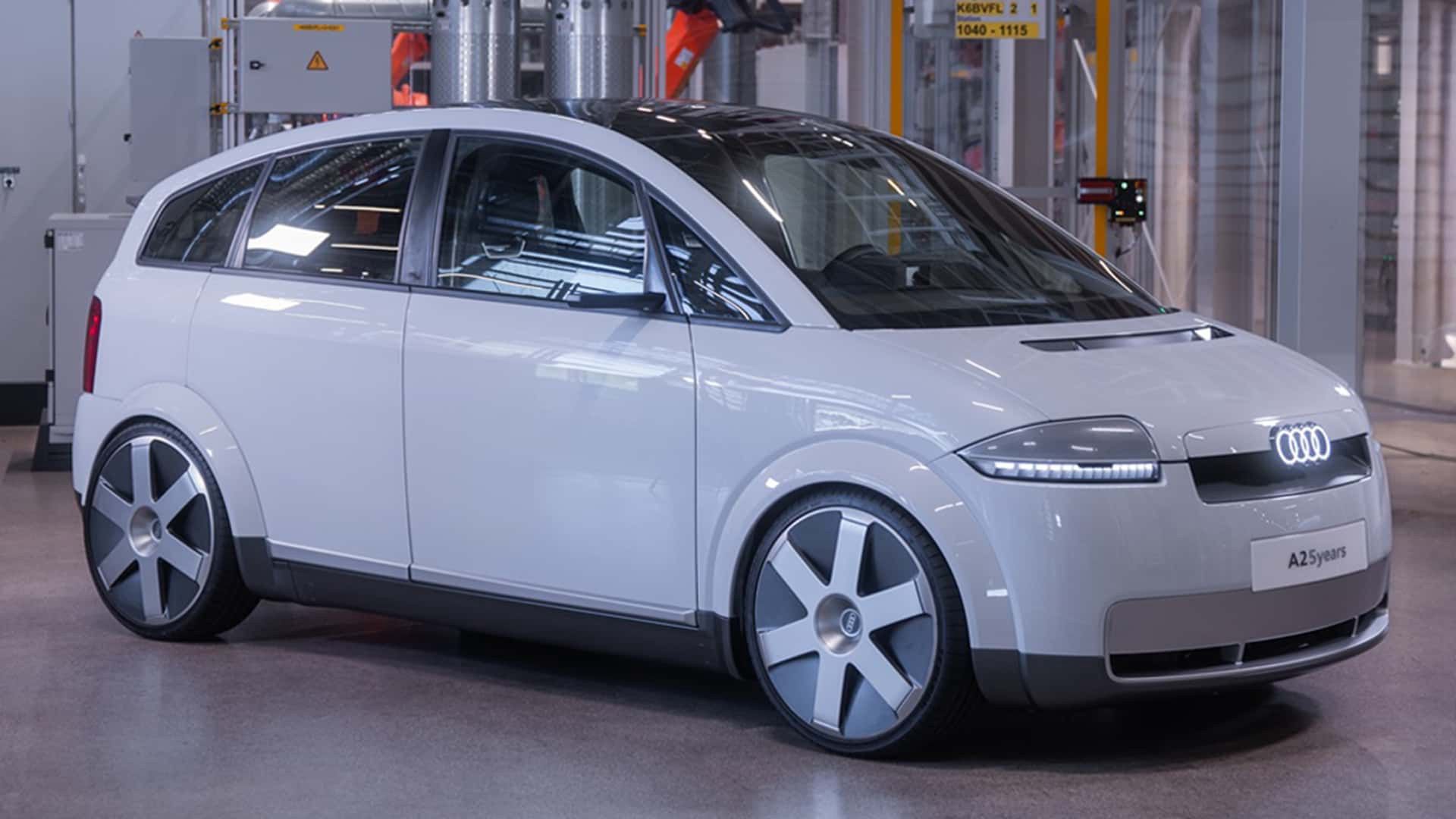 Audi A2 ma już 25 lat. Z tej okazji dano zaszaleć praktykantom