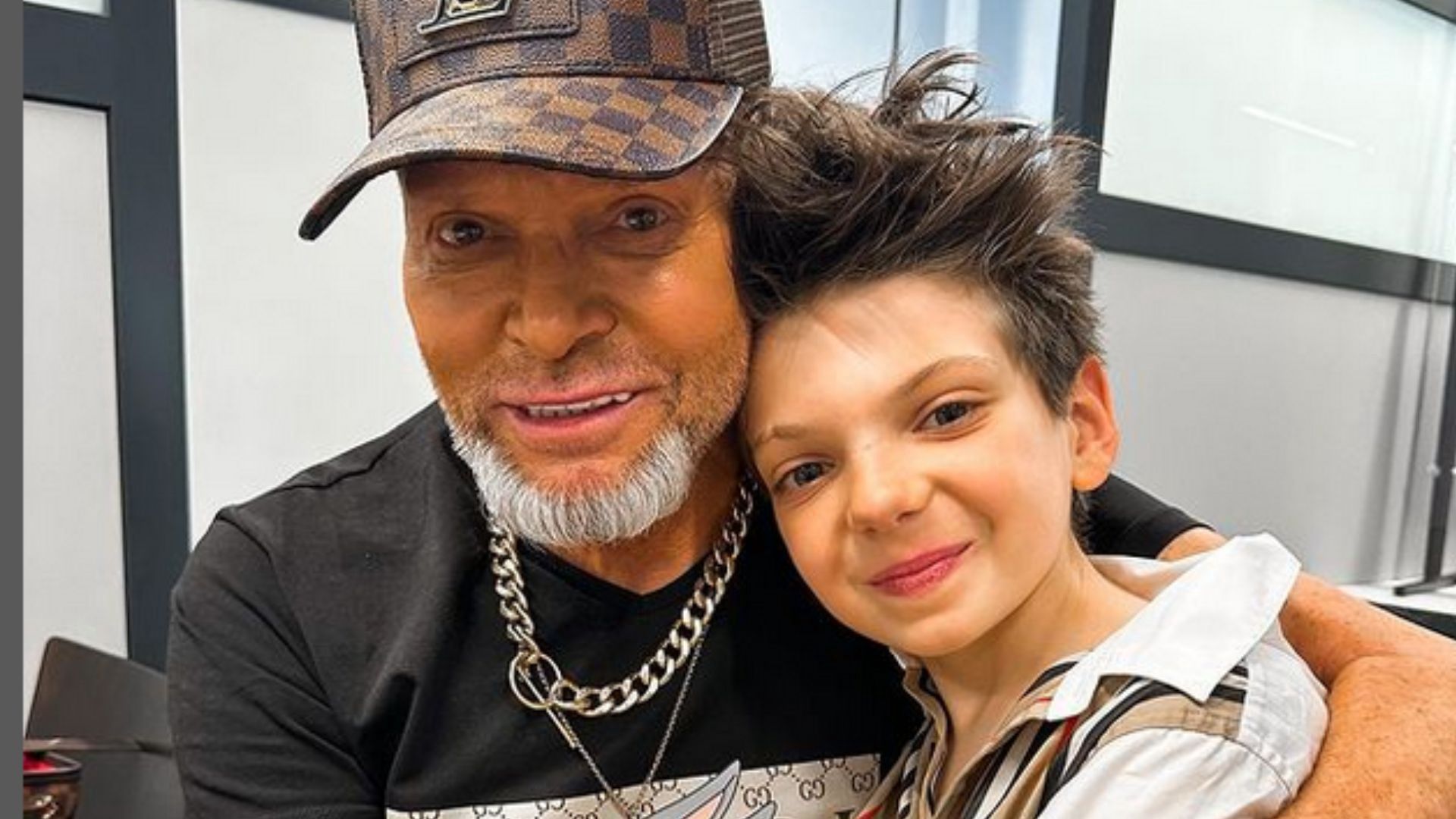 Jak dwie krople wody. W wyjątkowym dniu Krzysztof Rutkowski junior ...