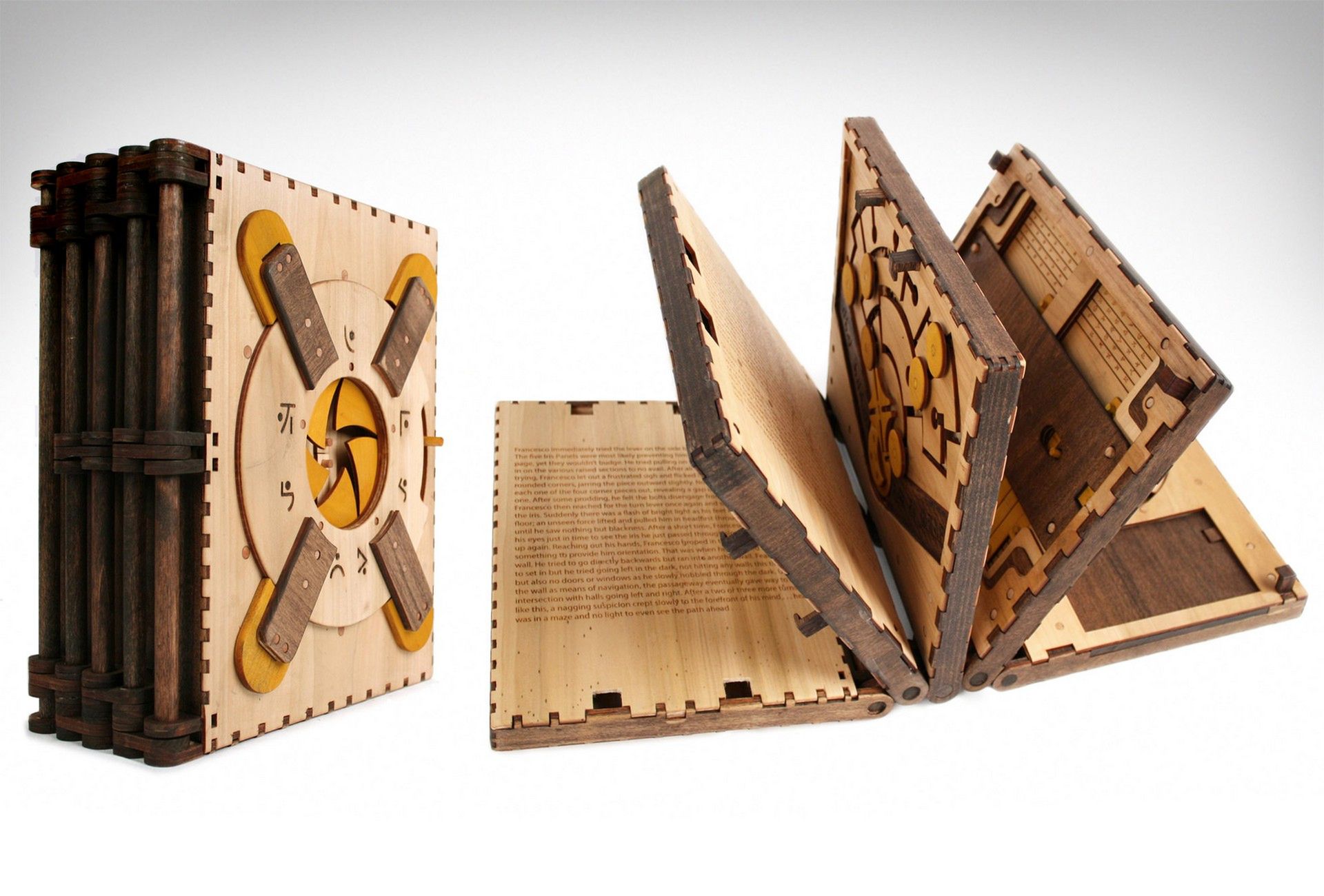 Codex Silenda: drewniana książka z wbudowanymi łamigłówkami