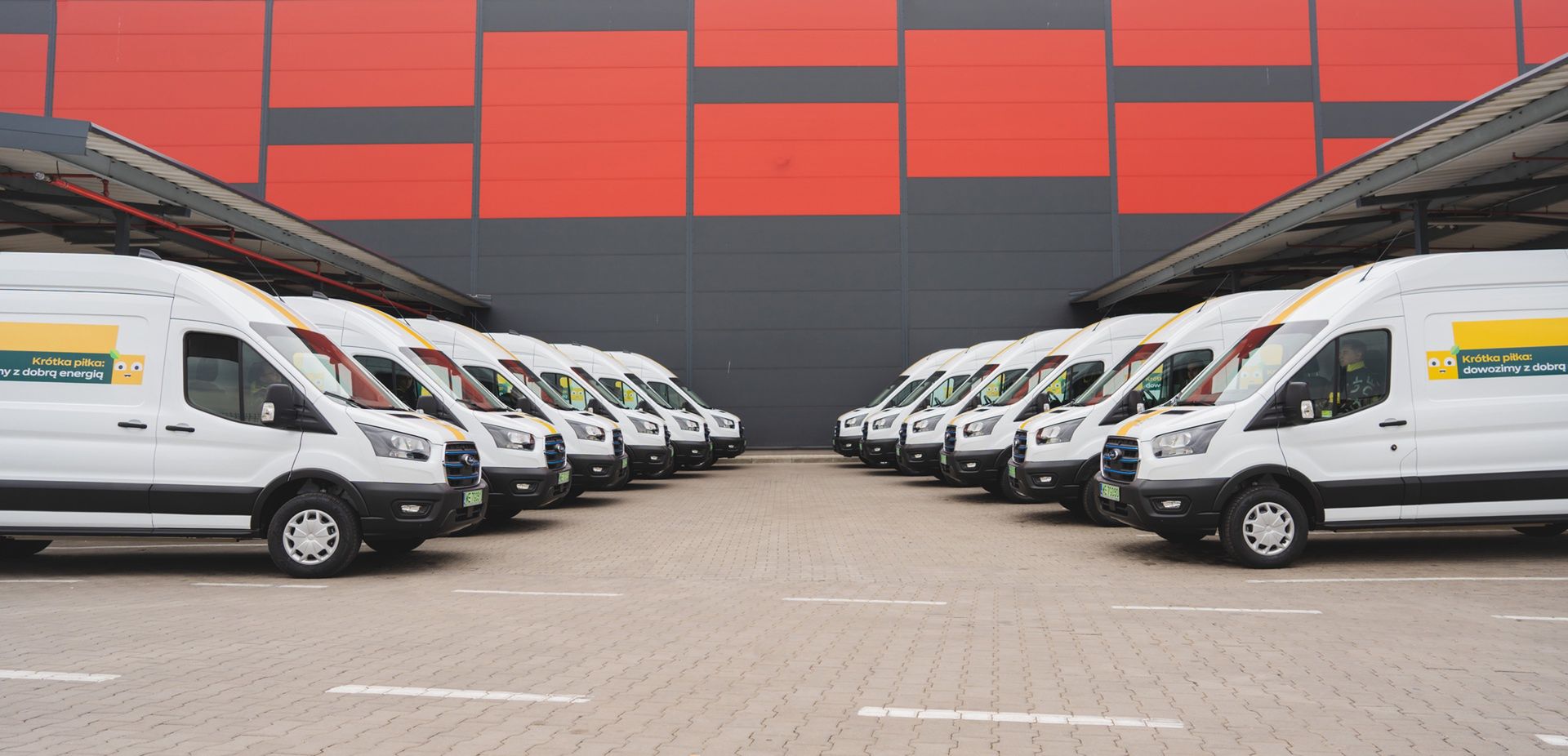 Kolejna uznana marka wybrała elektryczny model Forda. InPost odebrał ...