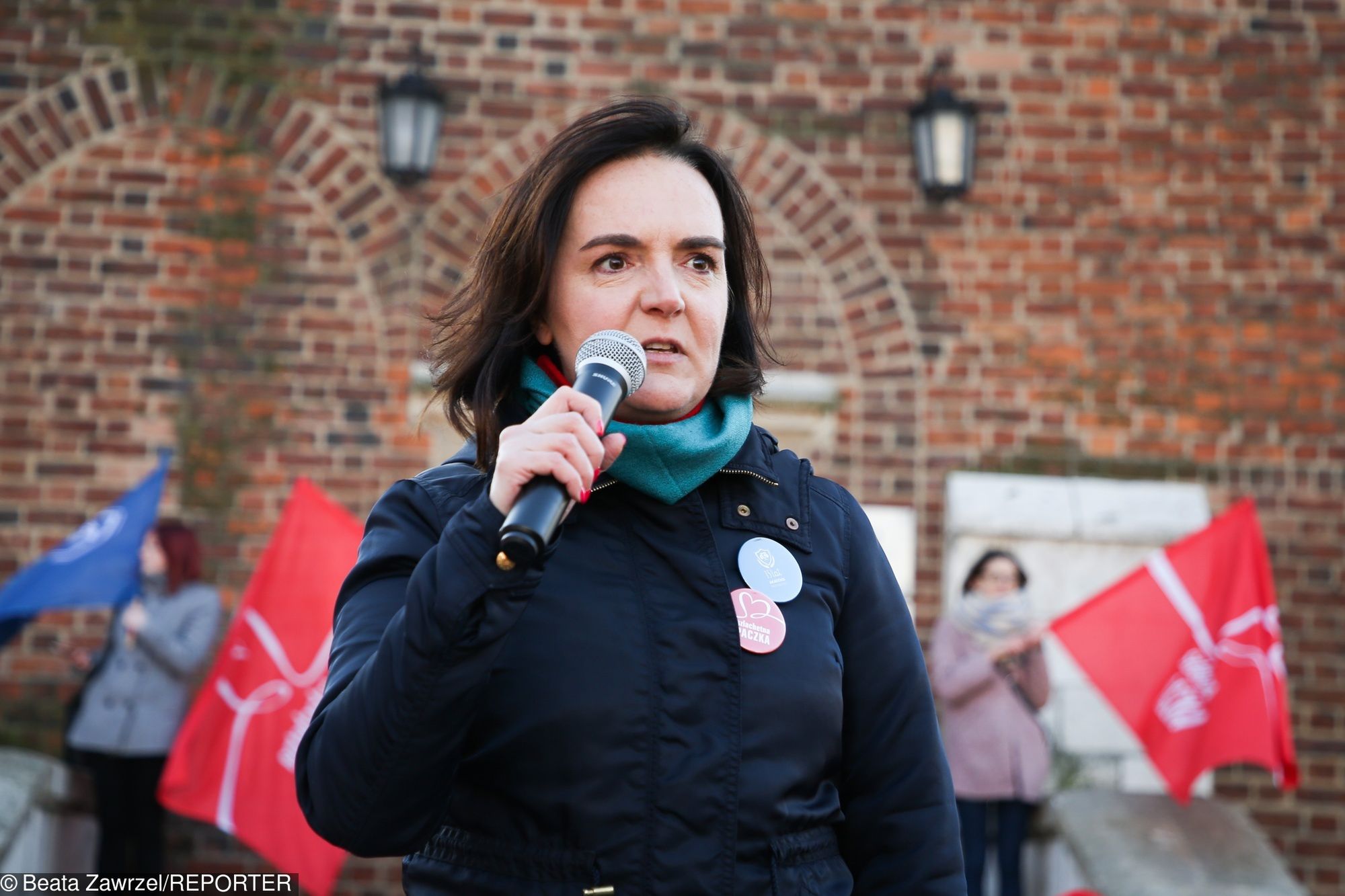 "Z dumą noszę serduszko i tak będzie dalej". Szefowa Szlachetnej Paczki ...