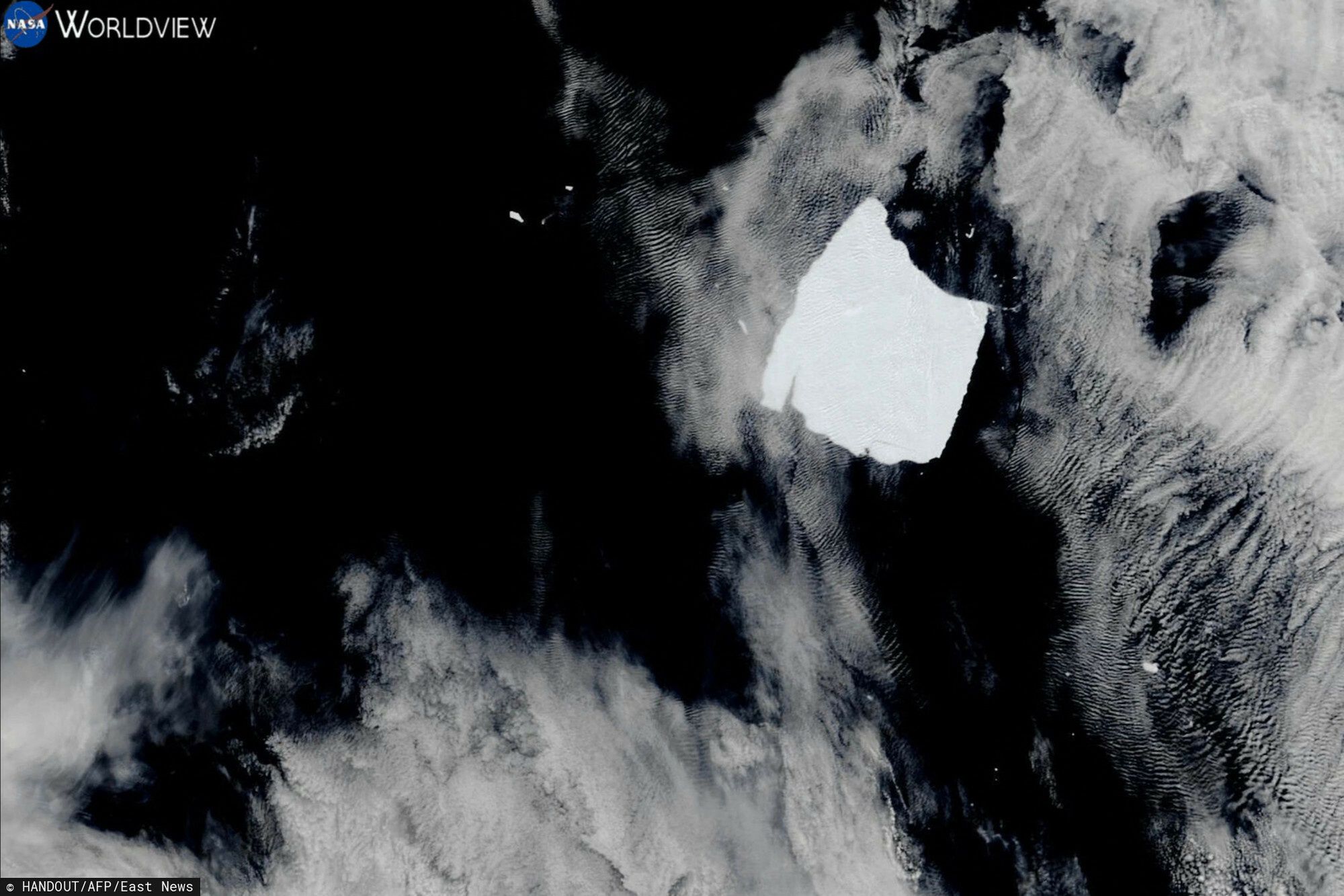 Learjet crash in Philadelphia; Trump plans significant talks. This is ...