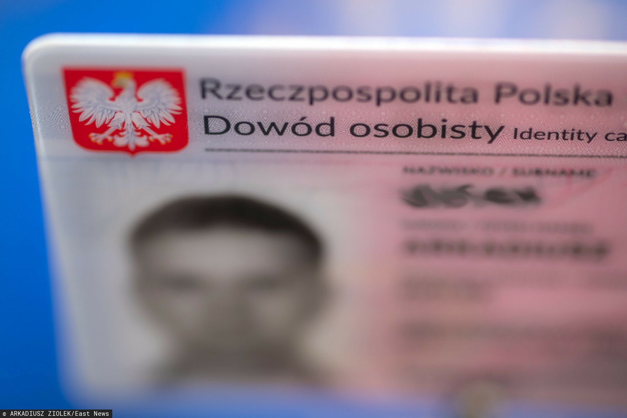 Nowy e-dowód testowany w boju. Cieszyński: dziennie 50 tys. nowych nr PESEL