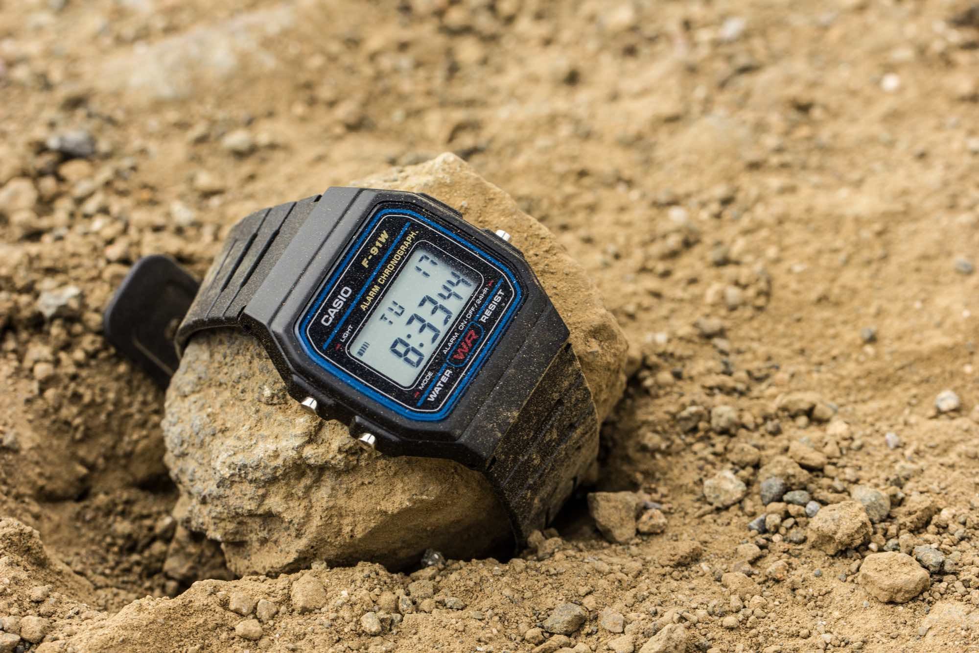 Zegarek, za który można trafić do więzienia. Terroryści stosują Casio F ...